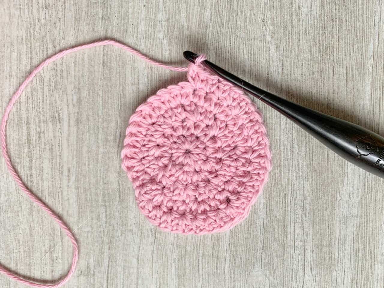 How to evenly space increases and decreases in crochet - Dora Does