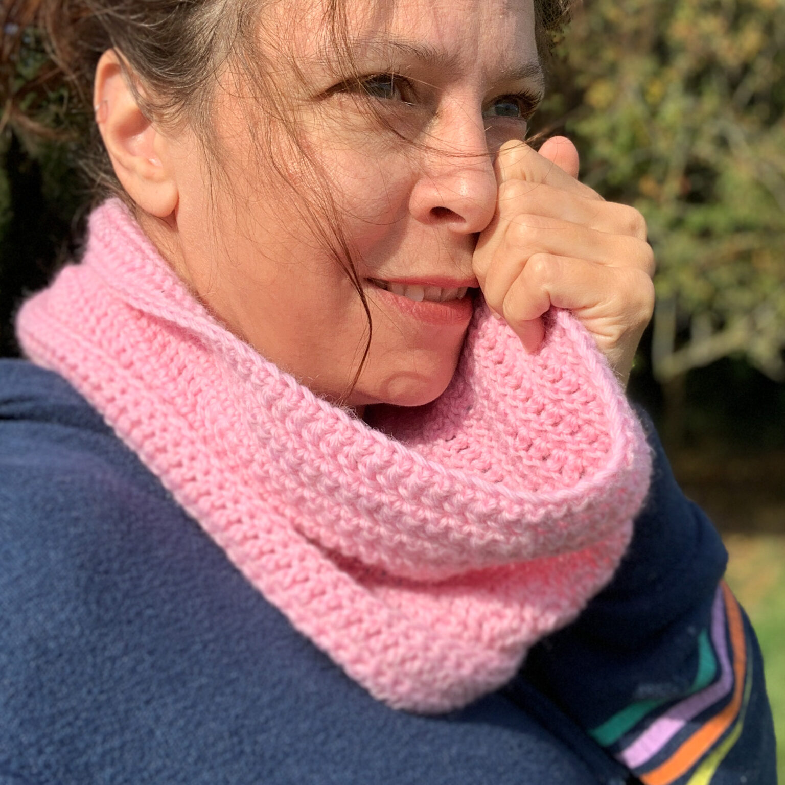 All about crochet cowls + 12 free crochet cowl patterns - Dora Does